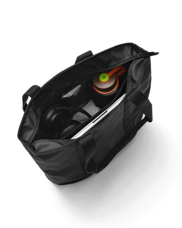 Essential Tote 20L Black Out | Db Journey Norway