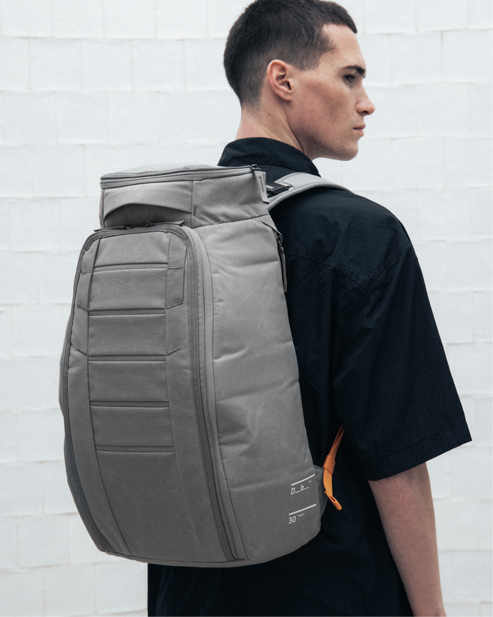 Hugger Backpack 30L Sand Grey – Db