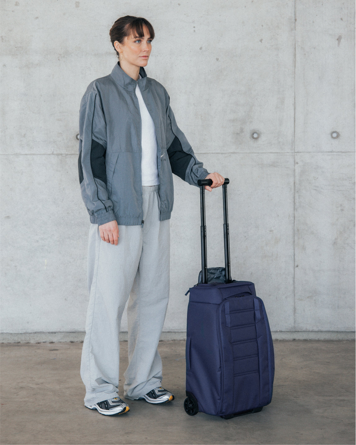 Hugger Roller Bag Carry-on 40L Blue Hour | Db Journey US