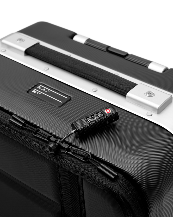 Black Ramverk Pro Front Access Carry On | Db Journey NO