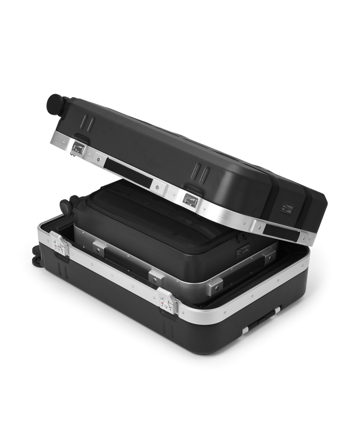 Black Ramverk Pro Front Access Carry On | Db Journey NO