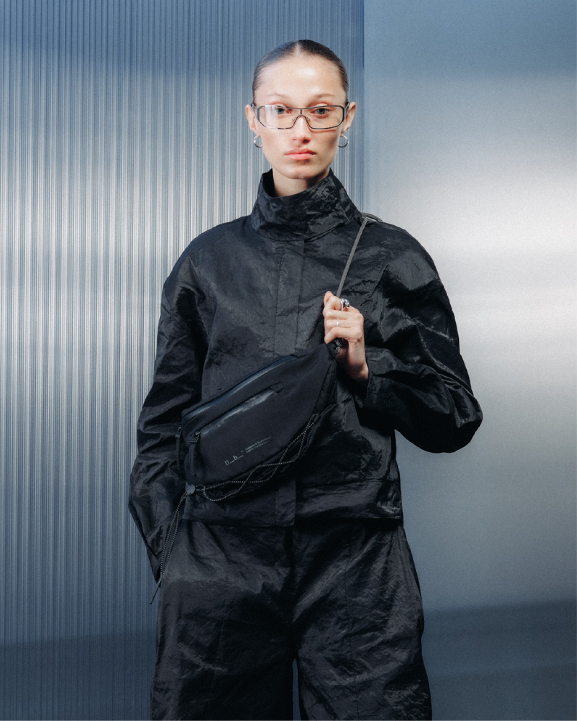 Roamer Pro Sling Bag 6L Black Out | Db Journey Norway