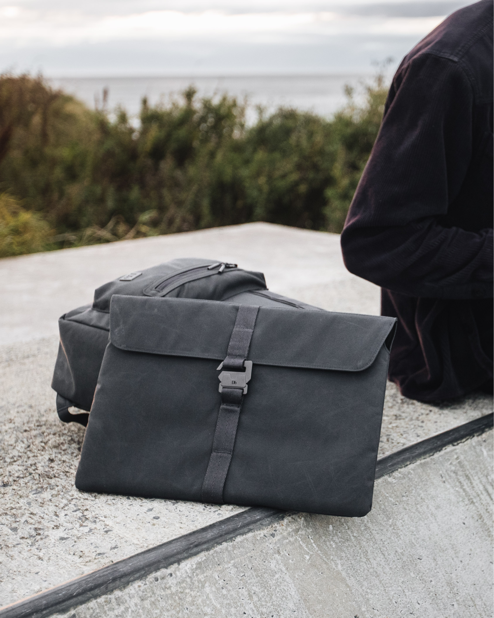 Essential 1st Generation Laptop sleeve 16 Gneiss | Db Journey Austria